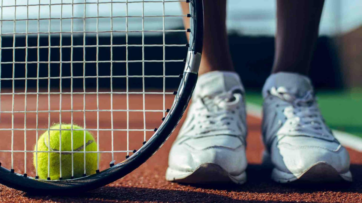 Wat zijn de afmetingen van een tennisbaan | Hoe groot is een tennisveld?